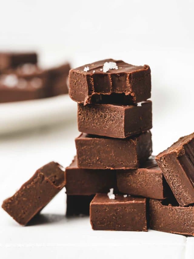 Best Oreo Fudge Recipe - Creamy & Fudgy - Sweetly Cakes