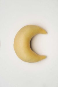 Gazelle Horns recipe (Cornes de Gazelle) filled with Almond Past