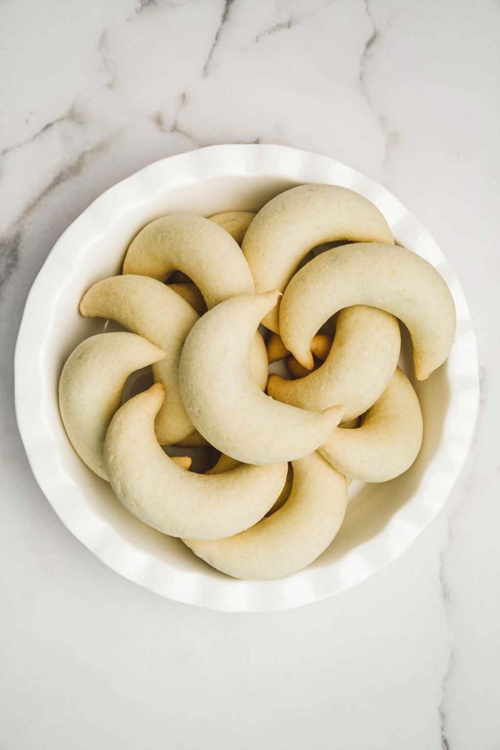 Gazelle Horns recipe (Cornes de Gazelle) filled with Almond Past