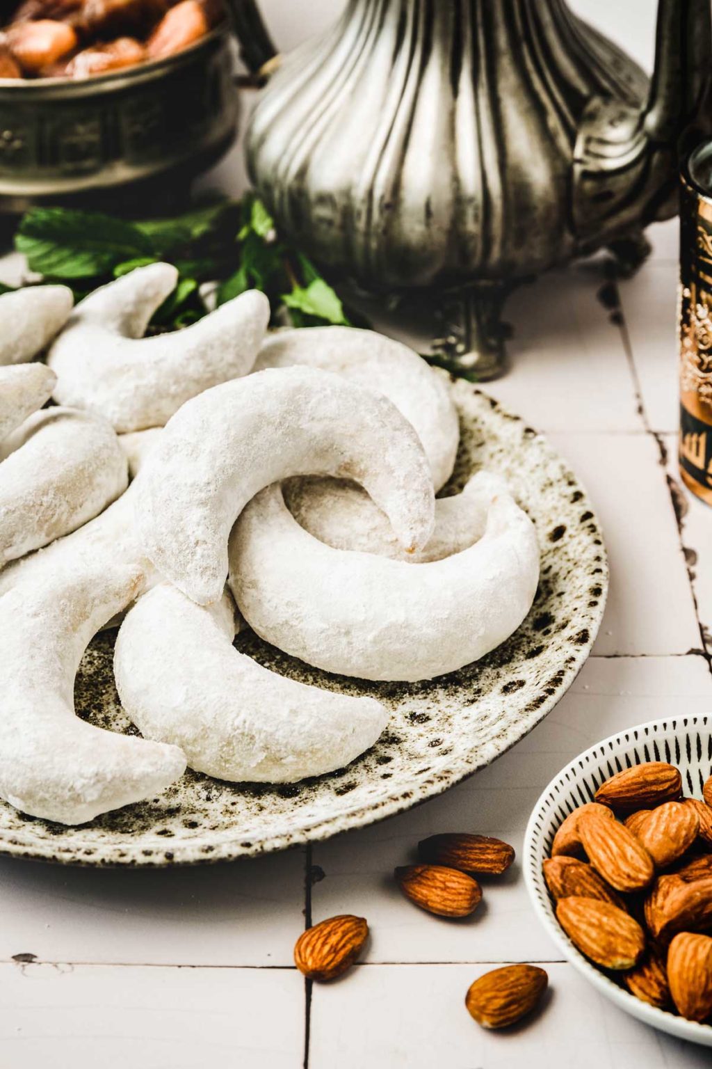 Gazelle Horns recipe (Cornes de Gazelle) filled with Almond Past