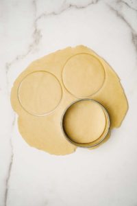 Gazelle Horns recipe (Cornes de Gazelle) filled with Almond Past