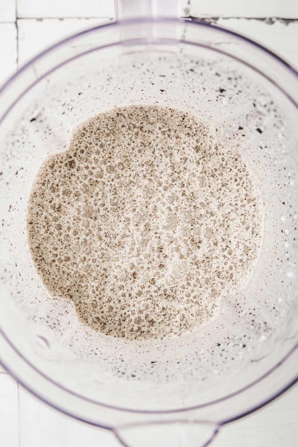 Easy 5-Min Oreo Milkshake Recipe with Vanilla Ice Cream