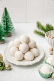 Easy 5-Min Coconut Balls - 3 Ingredients only - Sweetly Cakes