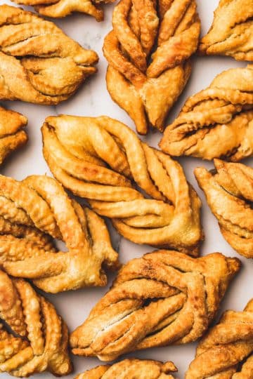 Moroccan Chebakia Cookies - Traditional recipe - Sweetly Cakes