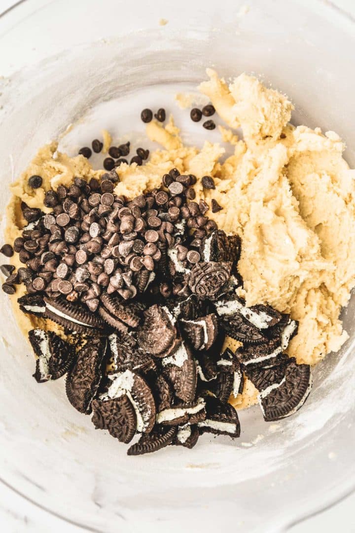 Oreo Chocolate Chip Cookies (Soft & Chewy Recipe)
