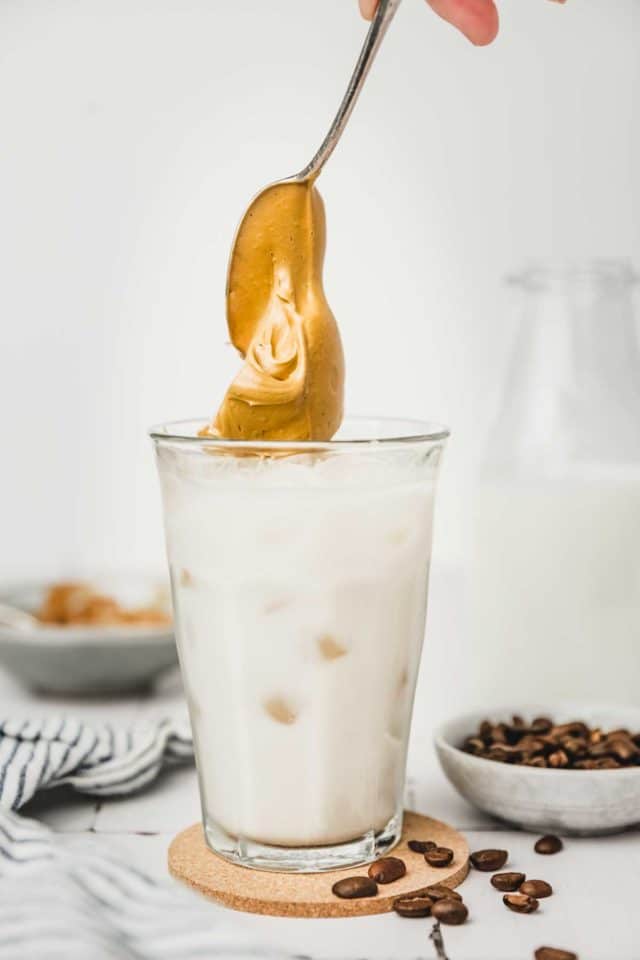 Dalgona Iced Coffee (Whipped iced coffee) Ready in 3 minutes