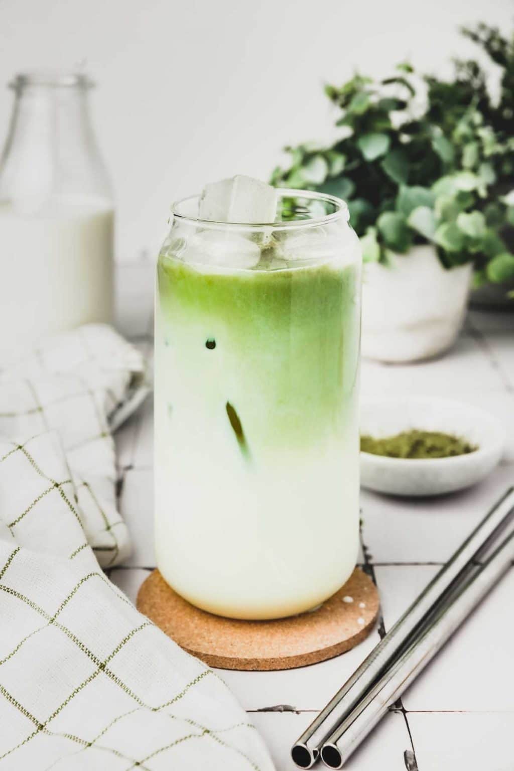 Matcha Latte Glacé - Prêt en 3 minutes - Sweetly Cakes