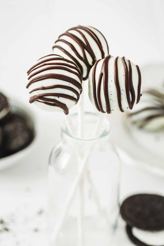 Oreo Cake Pops (3 Ingredients!) – No Bake, Perfect for Any Party
