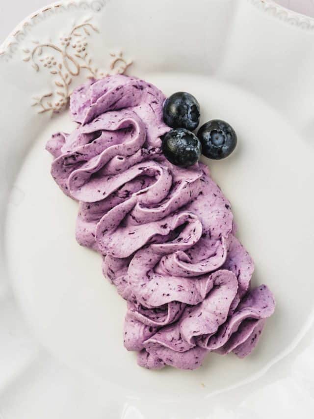 Easy Fresh Raspberry Whipped Cream Frosting Recipe