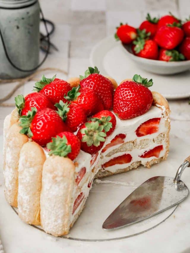 Best French Strawberry Fraisier Cake with Diplomat Cream