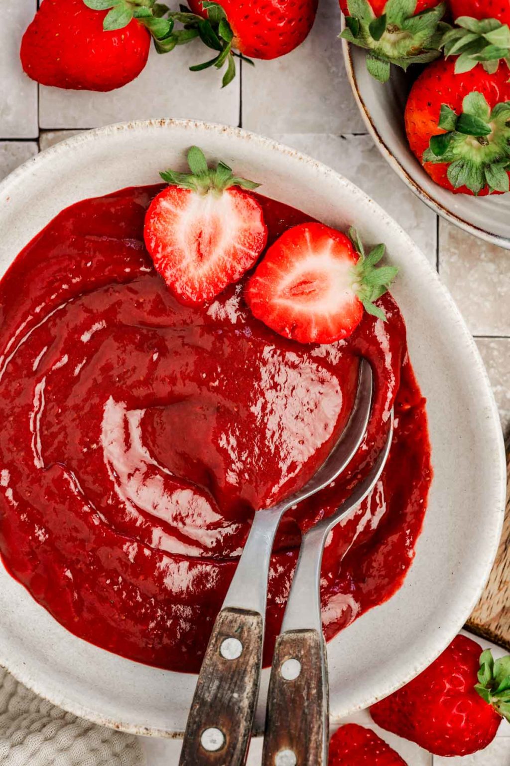 Strawberry Puree Recipe (Fresh or Frozen) For Cakes & Desserts