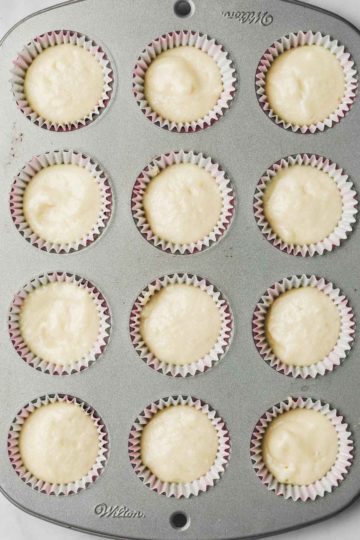 Mini Vanilla Cupcakes Recipe (Soft & Fluffy)
