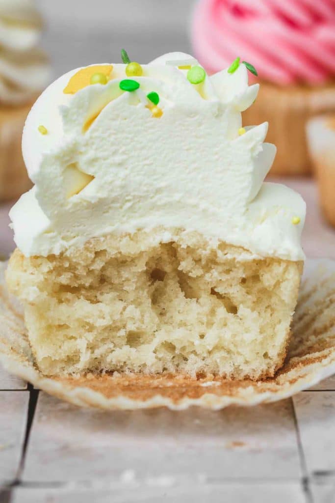 Fluffy Vanilla Cupcakes Recipe with Oil - Sweetly Cakes