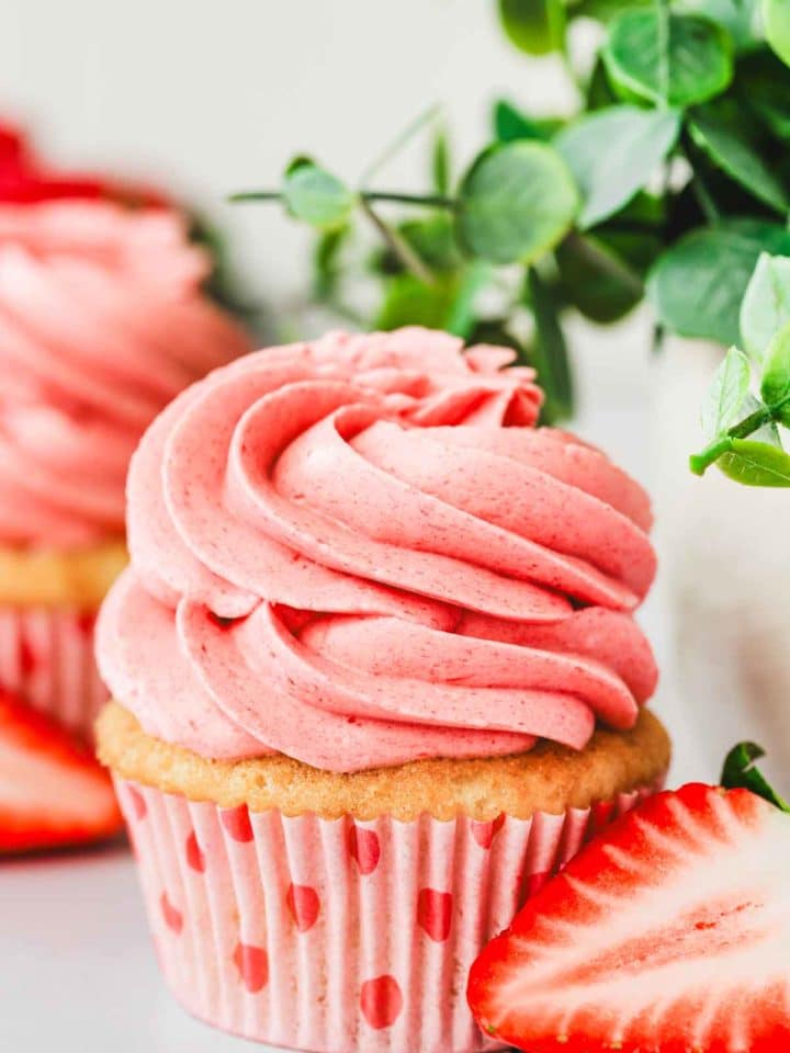 Fluffy Lotus Biscoff Buttercream Frosting For Cake
