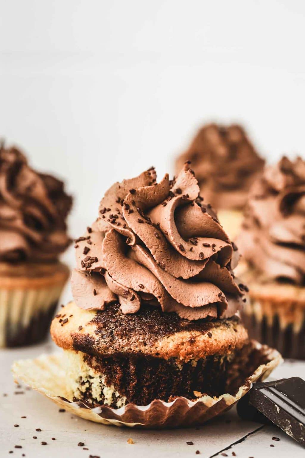How To Make Chocolate Curls - Easy Method - Sweetly Cakes