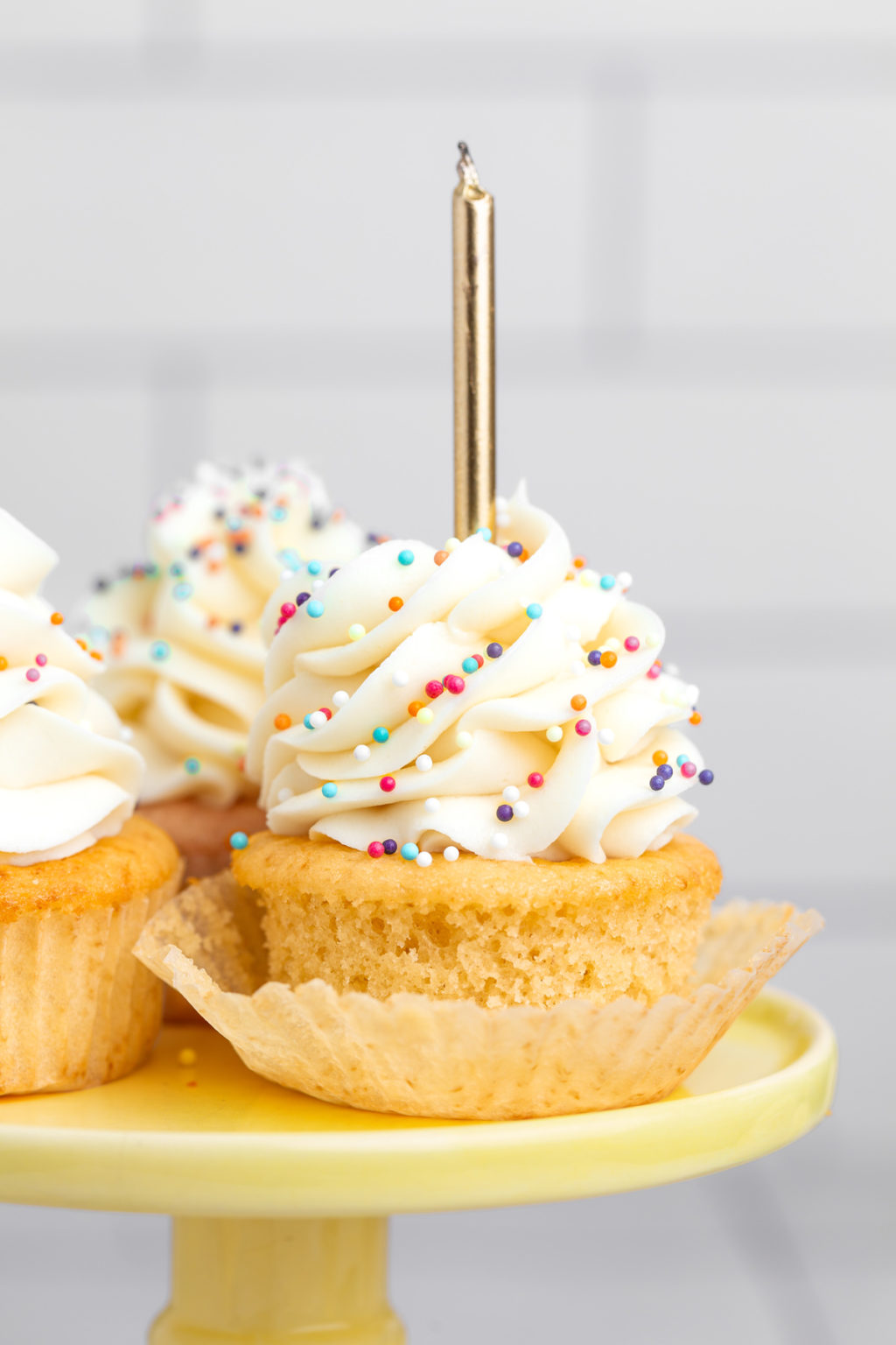 Birthday Cupcakes Recipe – Vanilla Cupcakes with Buttercream